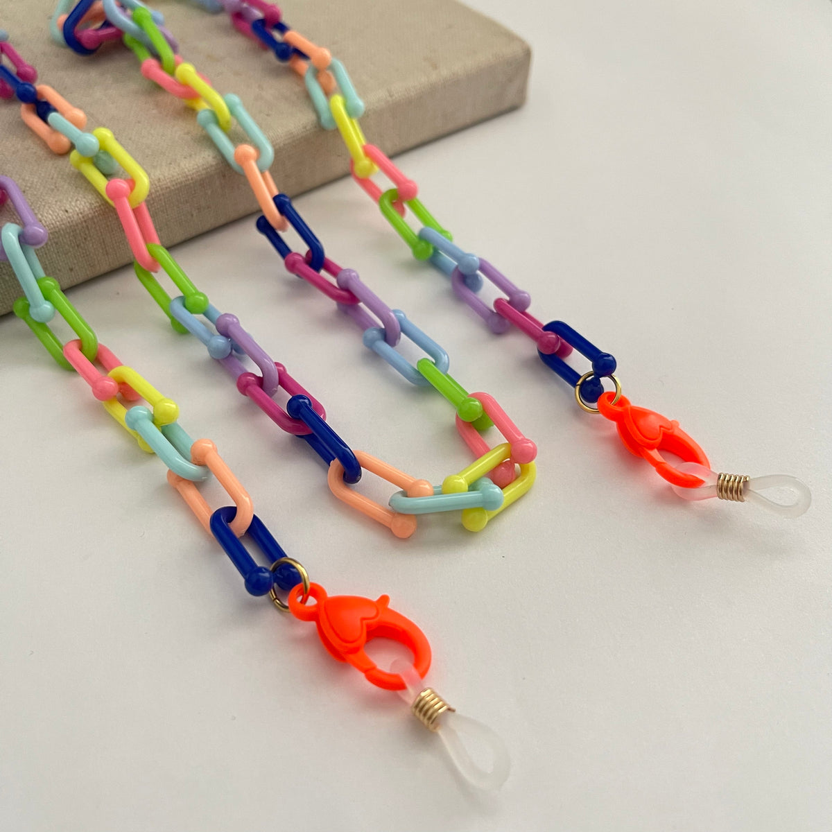Cuelga Gafas Rainbow – Amada Accesorios